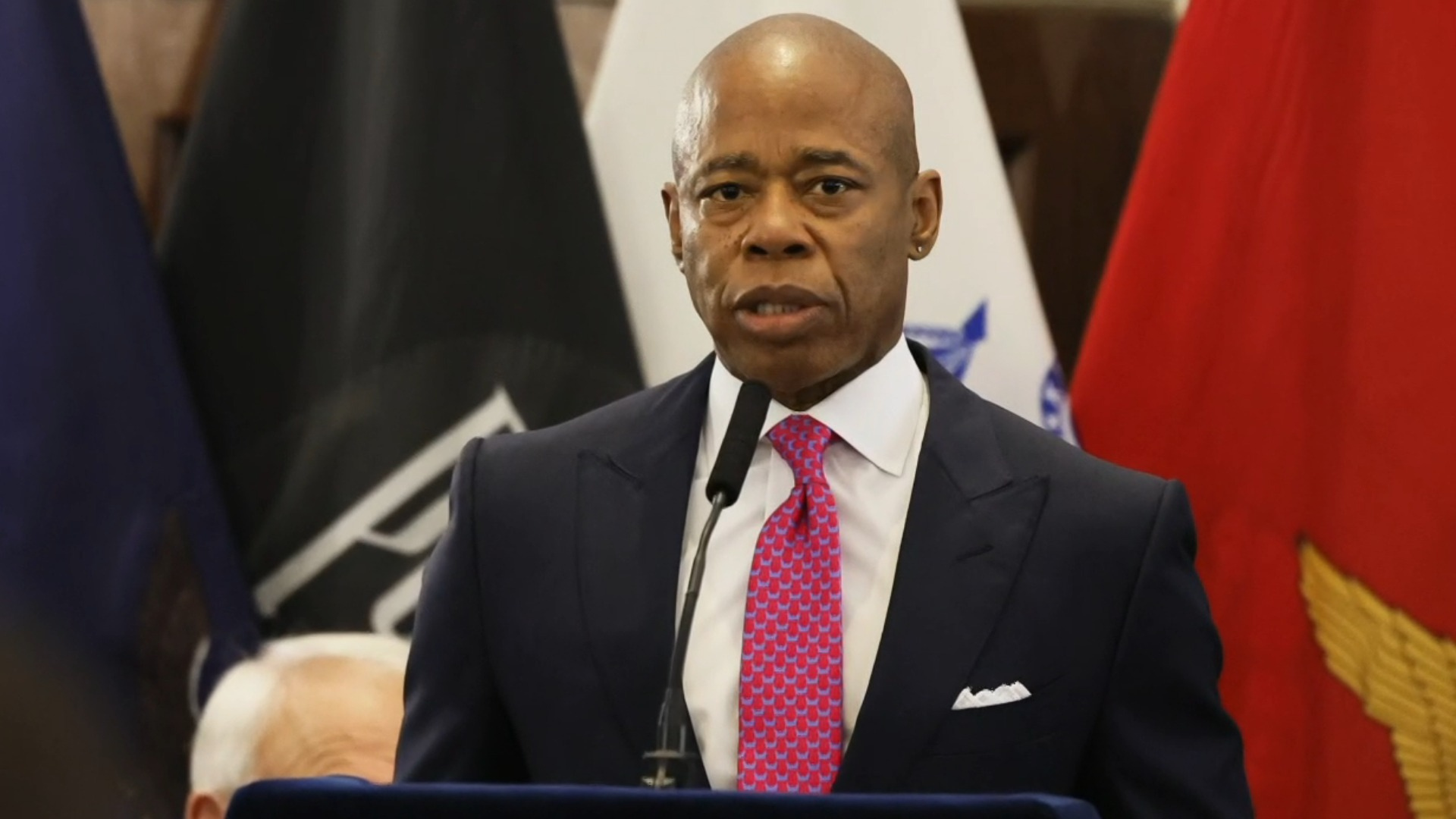 Watch CBS Evening News: FBI seizes New York City mayor's phone - Full ...