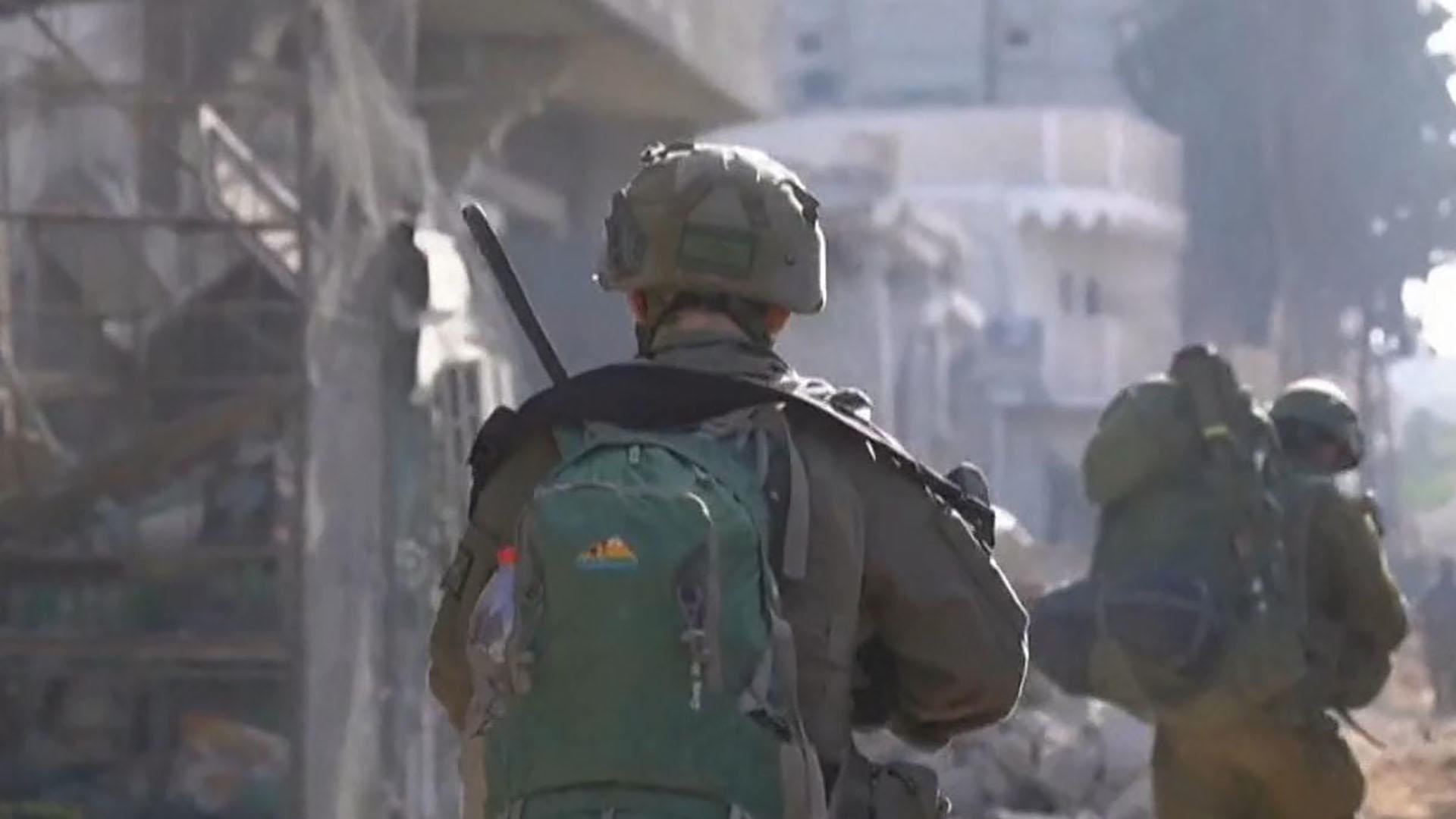 Watch CBS Evening News Israeli forces hunt Hamas fighters in Gaza ...