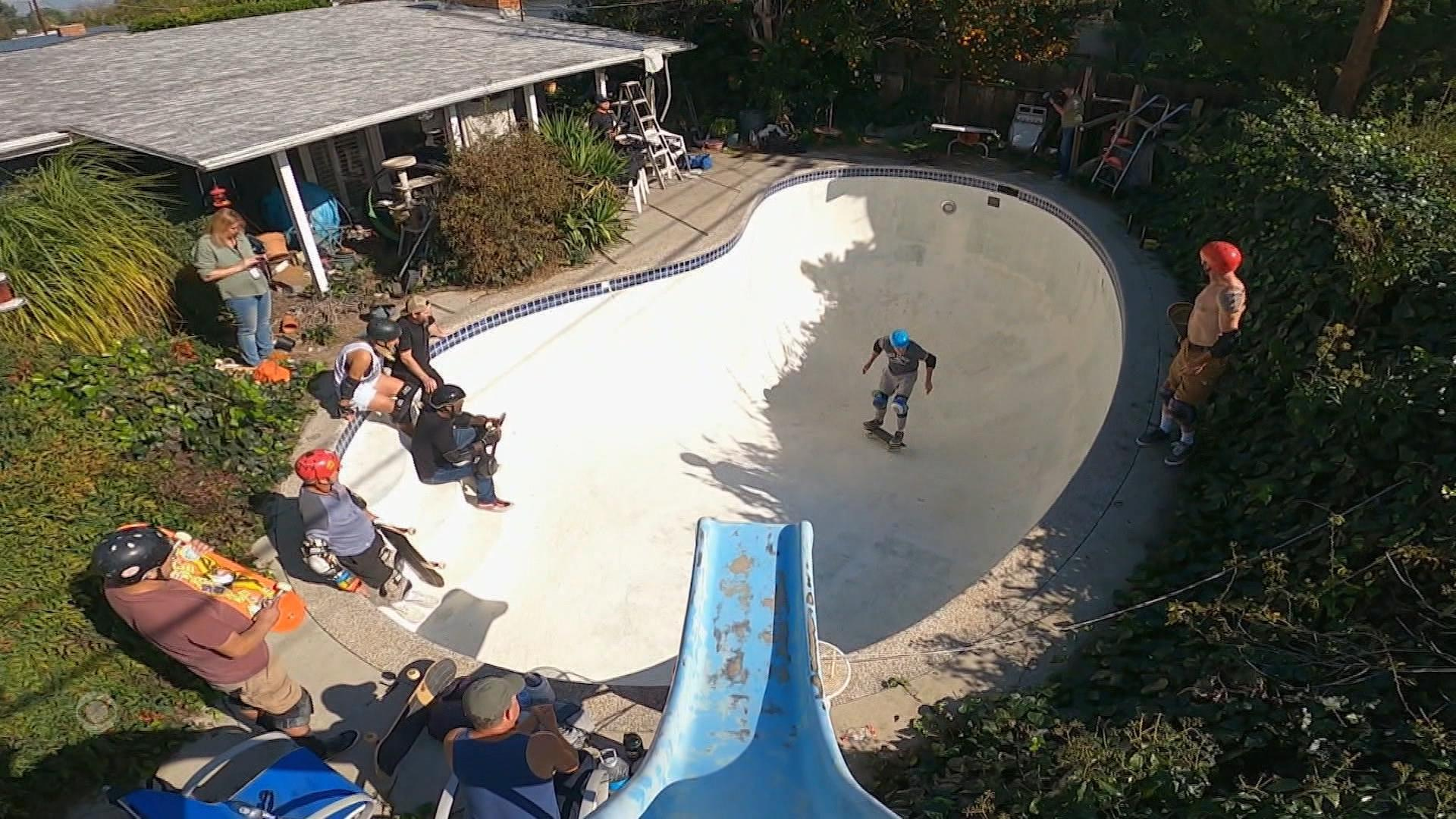 Watch CBS Evening News: Skaters clean pools for free in California ...