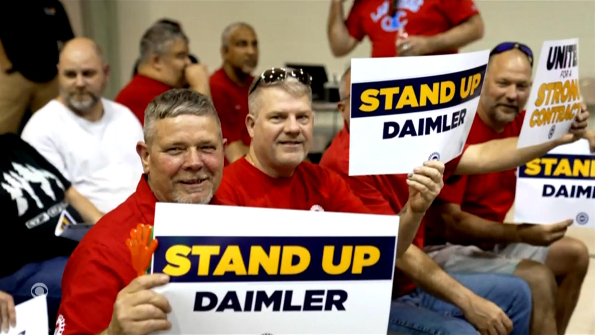 Watch CBS Evening News: UAW reaches labor deal with Daimler Truck ...