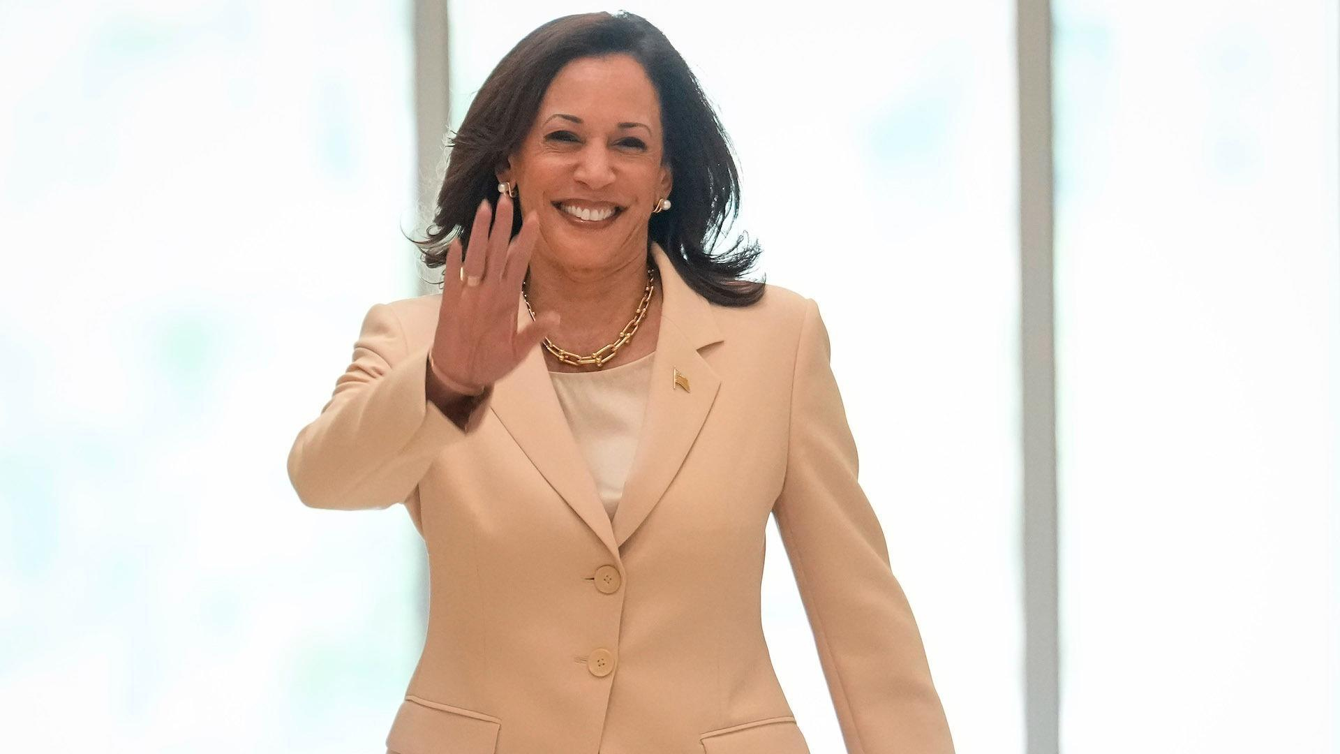 Watch CBS News Mornings Season Episode : Harris meeting with teachers ...