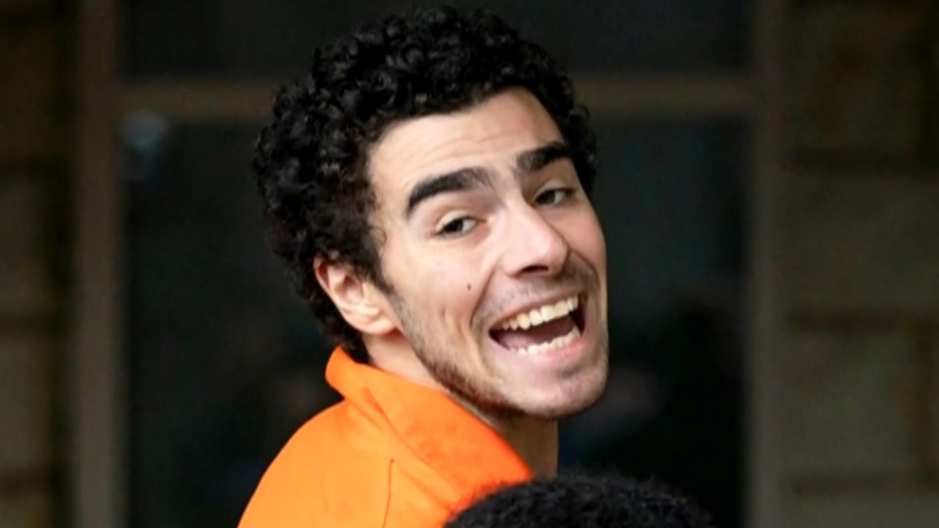 Watch CBS Evening News: Mangione expected to waive extradition, lawyer ...