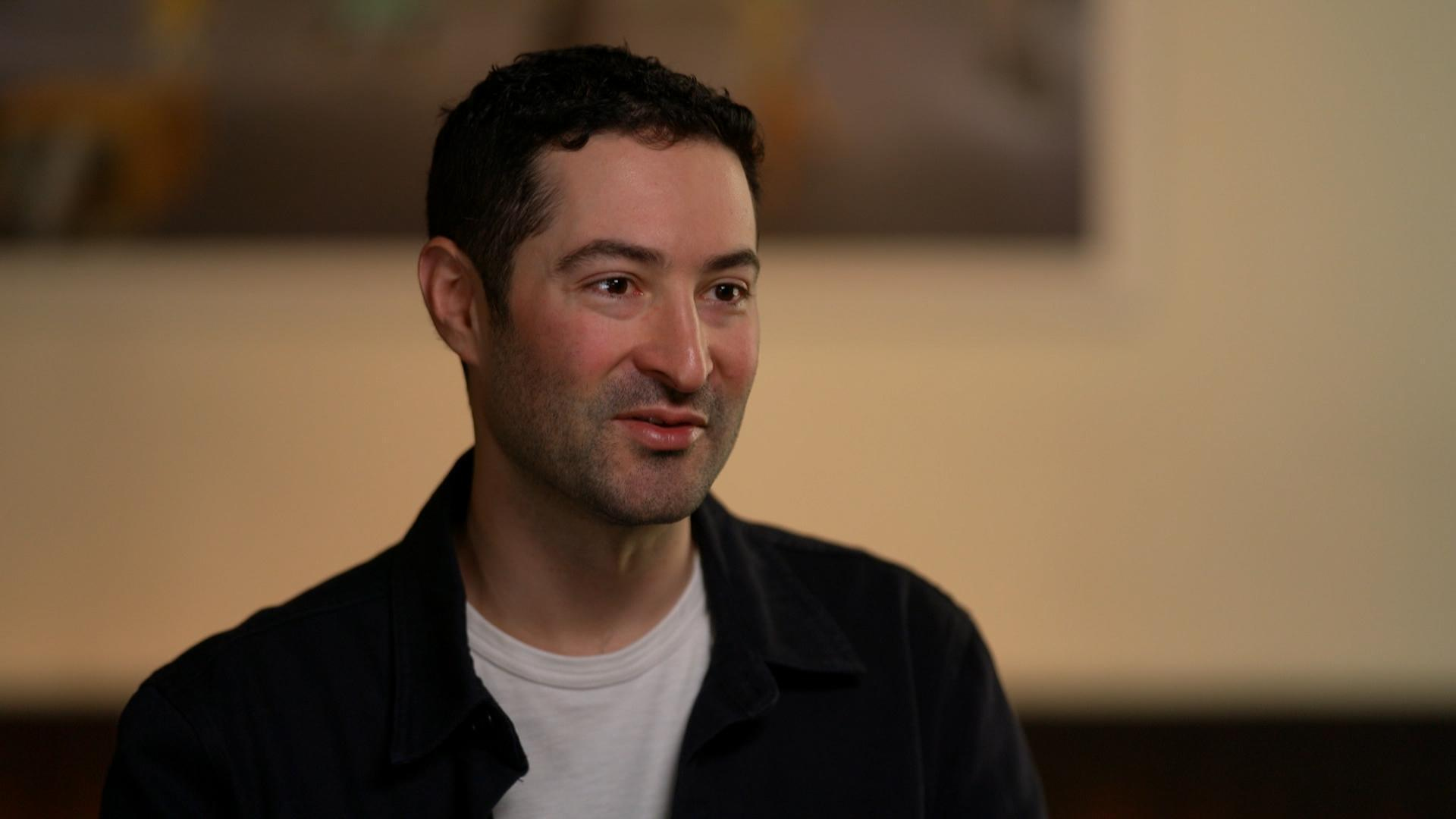 Watch CBS Saturday Morning: "The Dogist" talks new book, online fame - Full show on CBS