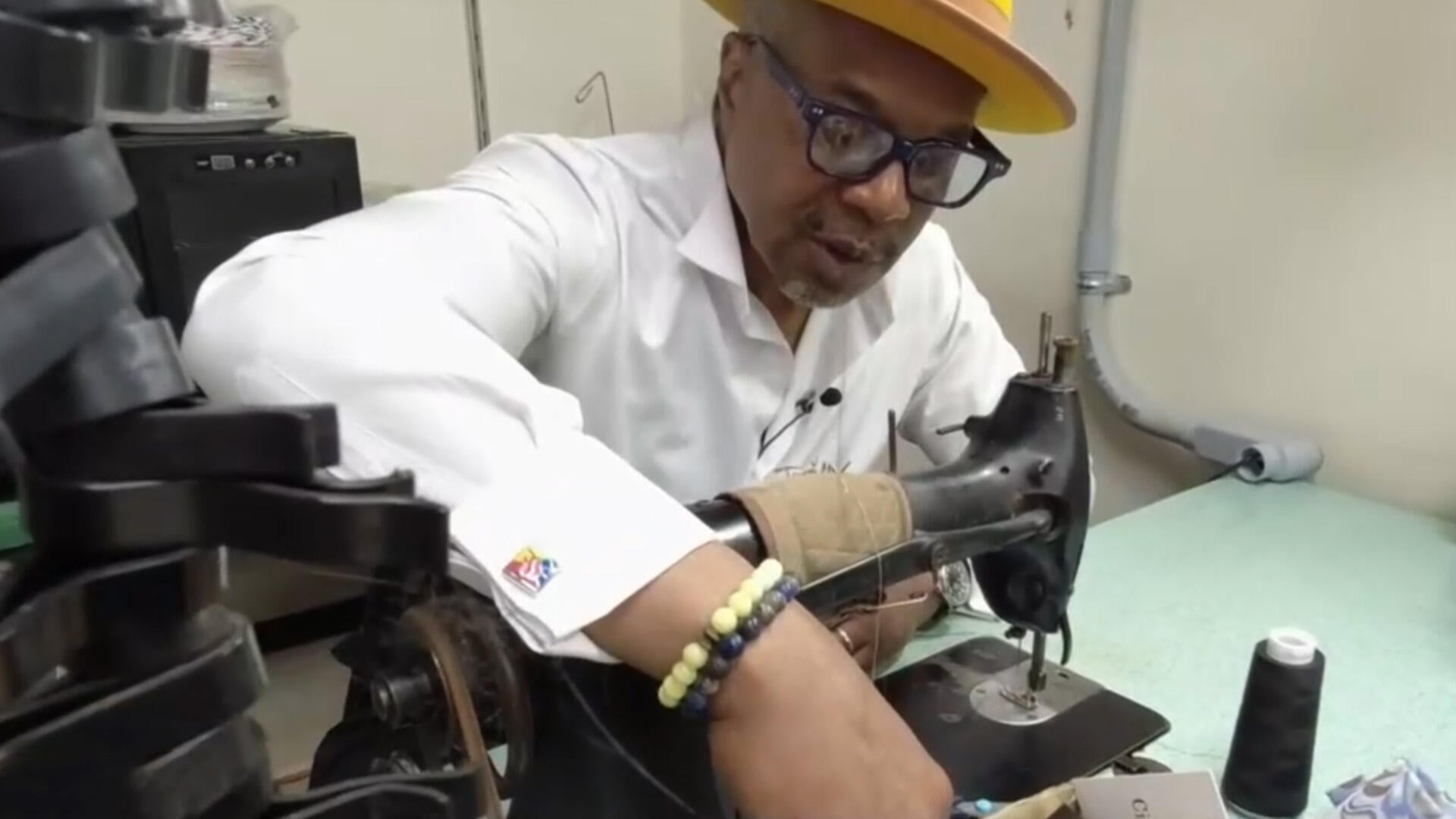 Watch CBS Mornings Detroit's Hot Sam's tailors Black style - Paramount+