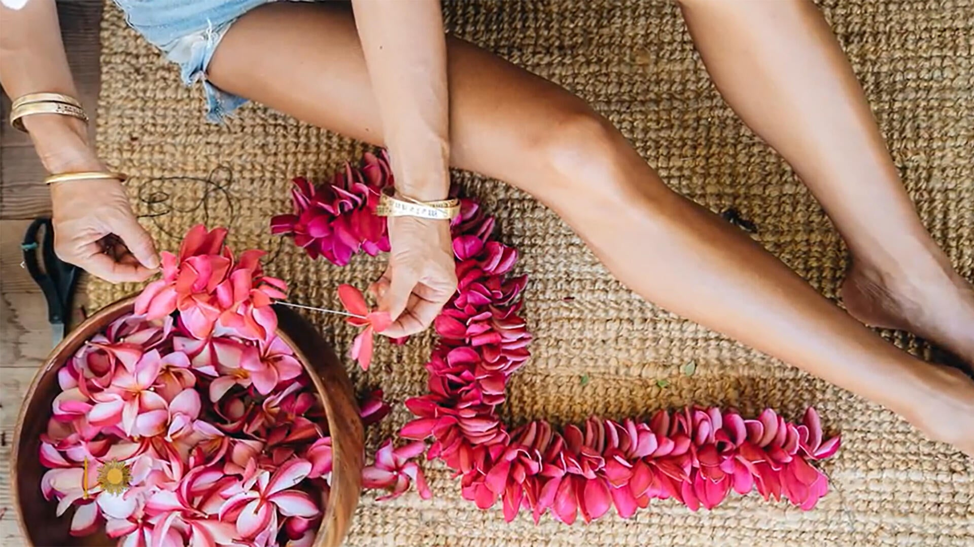Watch Sunday Morning The ancient art of Hawaiian lei-making - Paramount+