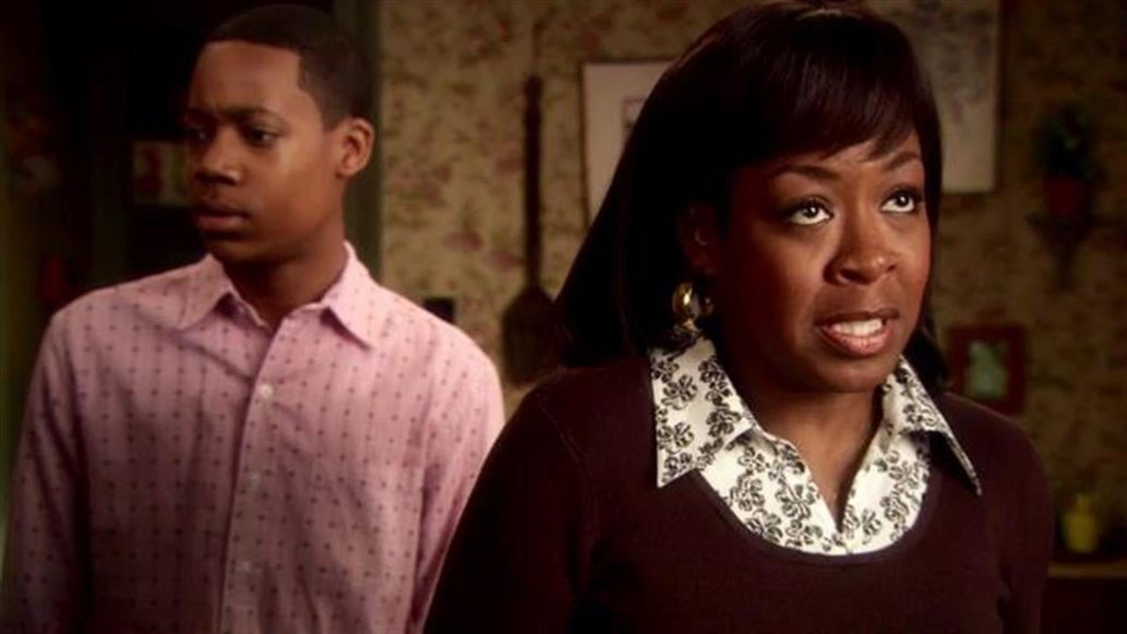 Watch Everybody Hates Chris Season 4 Episode 19: Everybody Hates Chris ...