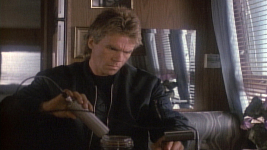 Watch MacGyver Classic Season 6 Episode 10: MacGyver - The Visitor ...