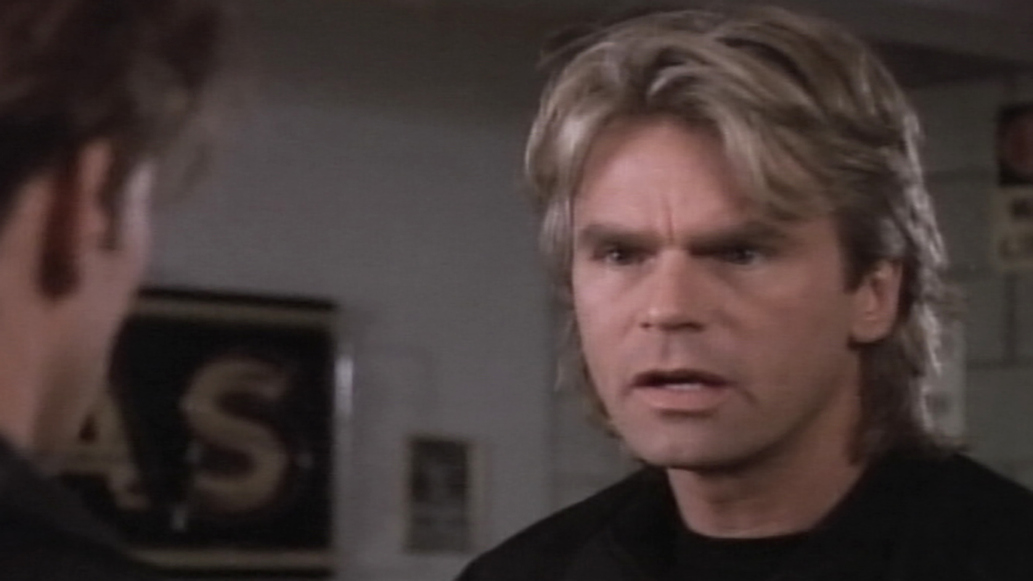 Watch MacGyver Classic Season 7 Episode 13: MacGyver - The Stringer ...