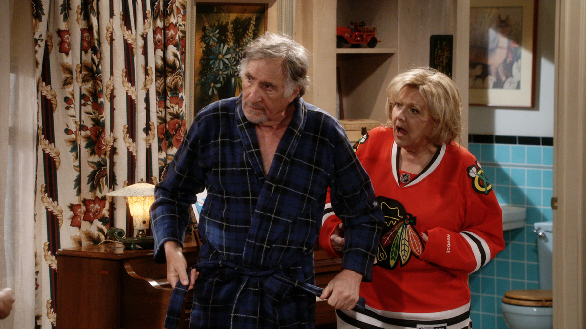 Watch Superior Donuts Season 1 Episode 9: Superior Donuts - Get It ...