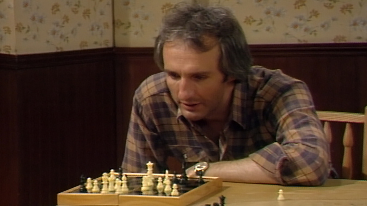 Watch Family Ties Season 1 Episode 17: Family Ties - French Lessons ...
