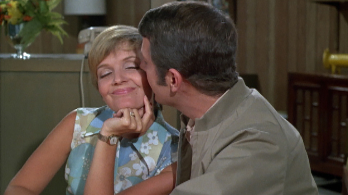 Watch The Brady Bunch Season 2 Episode 3: The Brady Bunch - The Slumber ...