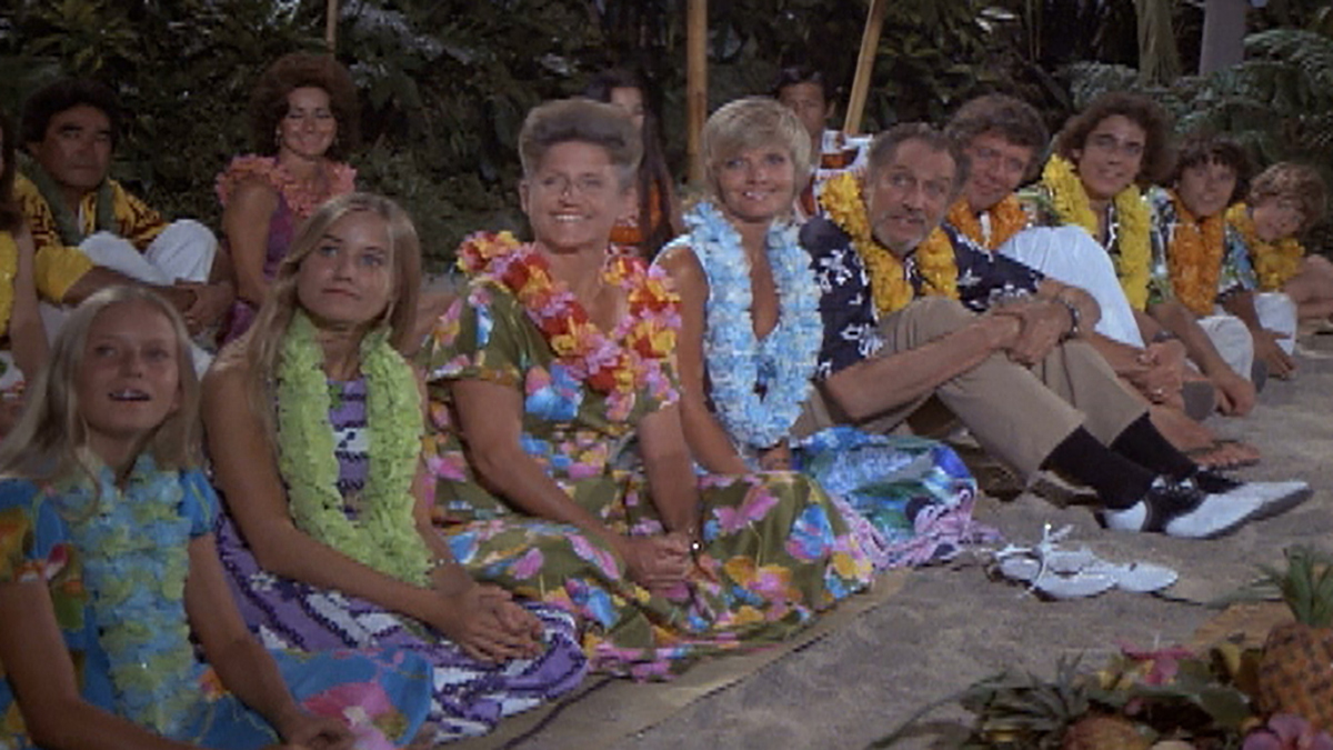 Watch The Brady Bunch Season 4 Episode 3: The Tiki Caves - Full show on ...