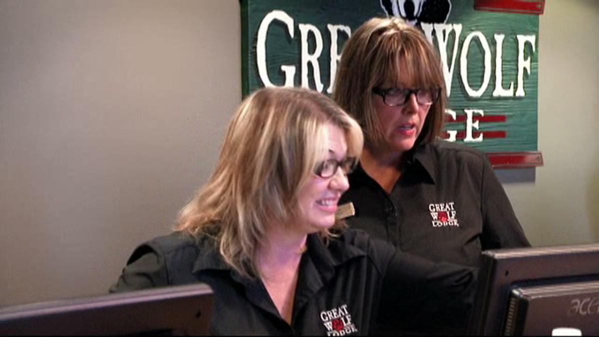 Watch Undercover Boss Season 2 Episode 2: Undercover Boss - Great Wolf ...