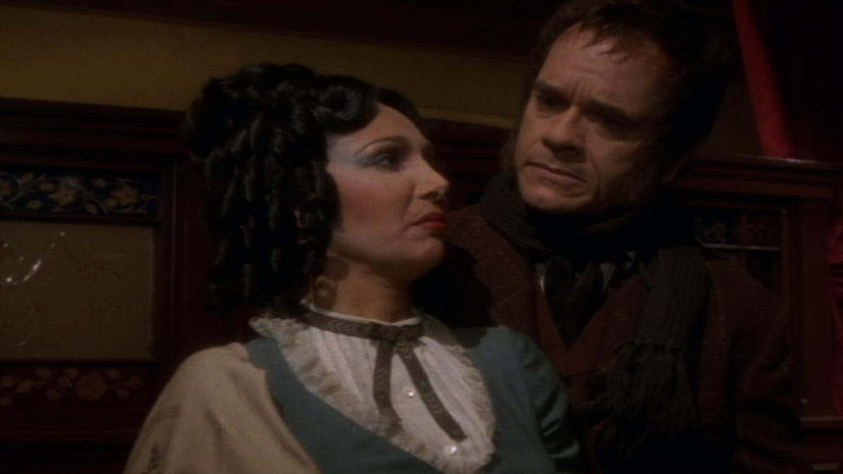 Watch Star Trek: Voyager Season 3 Episode 4: Star Trek: Voyager - The ...