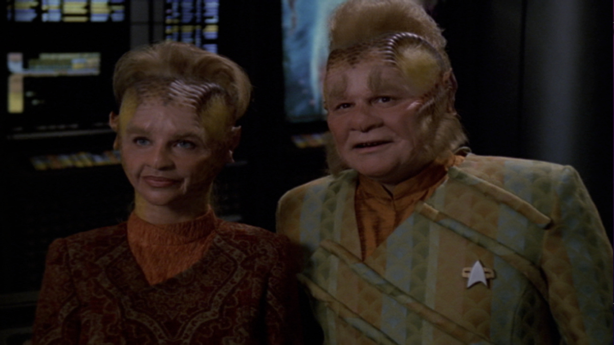 Watch Star Trek: Voyager Season 7 Episode 23: Star Trek: Voyager ...