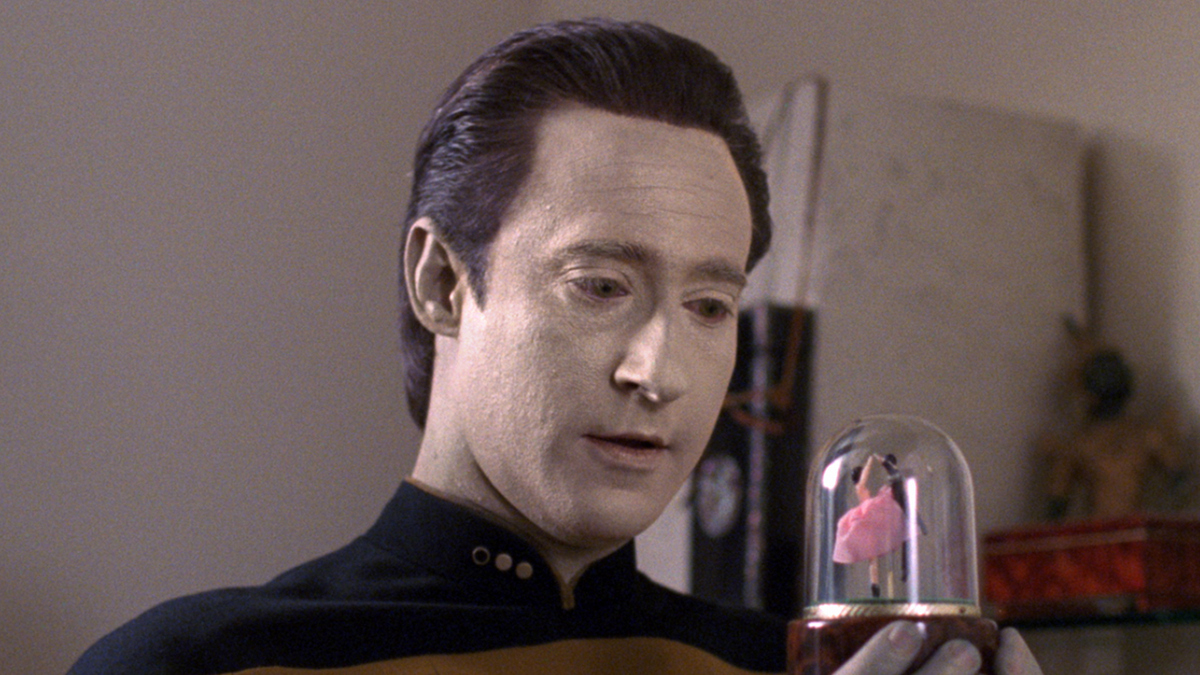 Watch Star Trek: The Next Generation Season 3 Episode 3: Star Trek: The Next Generation - The ...