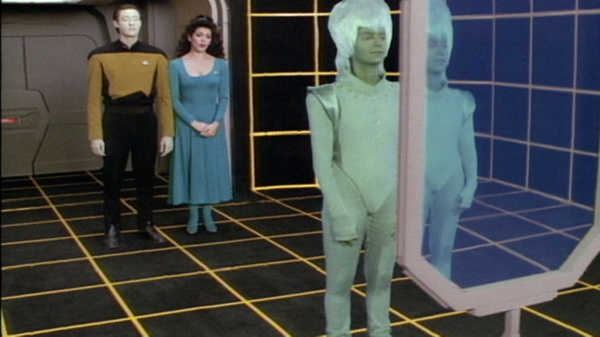 Watch Star Trek: The Next Generation Season 3 Episode 16: The Offspring ...