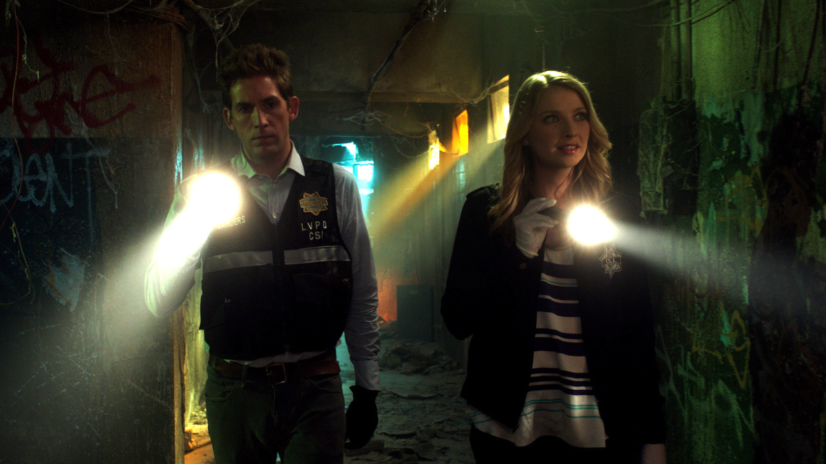 Watch CSI: Crime Scene Investigation Season 13 Episode 21: Ghosts of ...