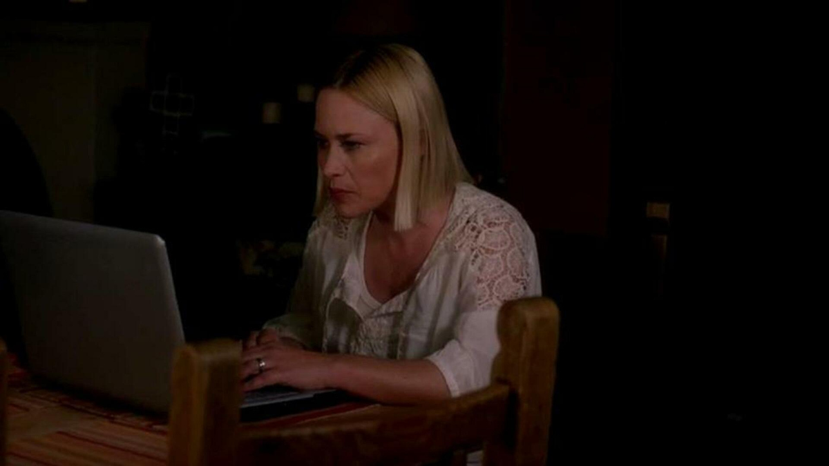 Watch Medium Season 7 Episode 8: Medium - Smoke Damage – Full show on ...