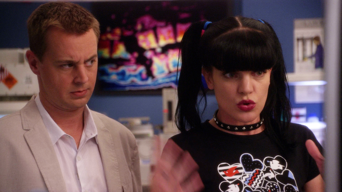 Watch NCIS Season 7 Episode 4: Good Cop, Bad Cop - Full show on CBS