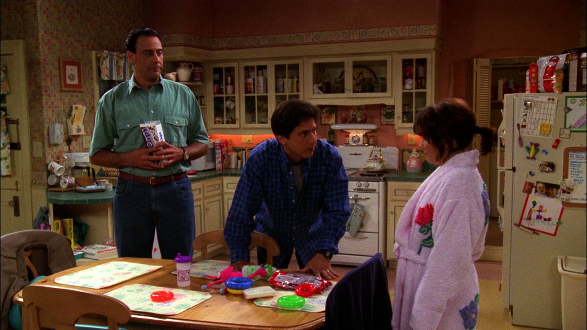 Watch Everybody Loves Raymond Season 2 Episode 3: Everybody Loves ...
