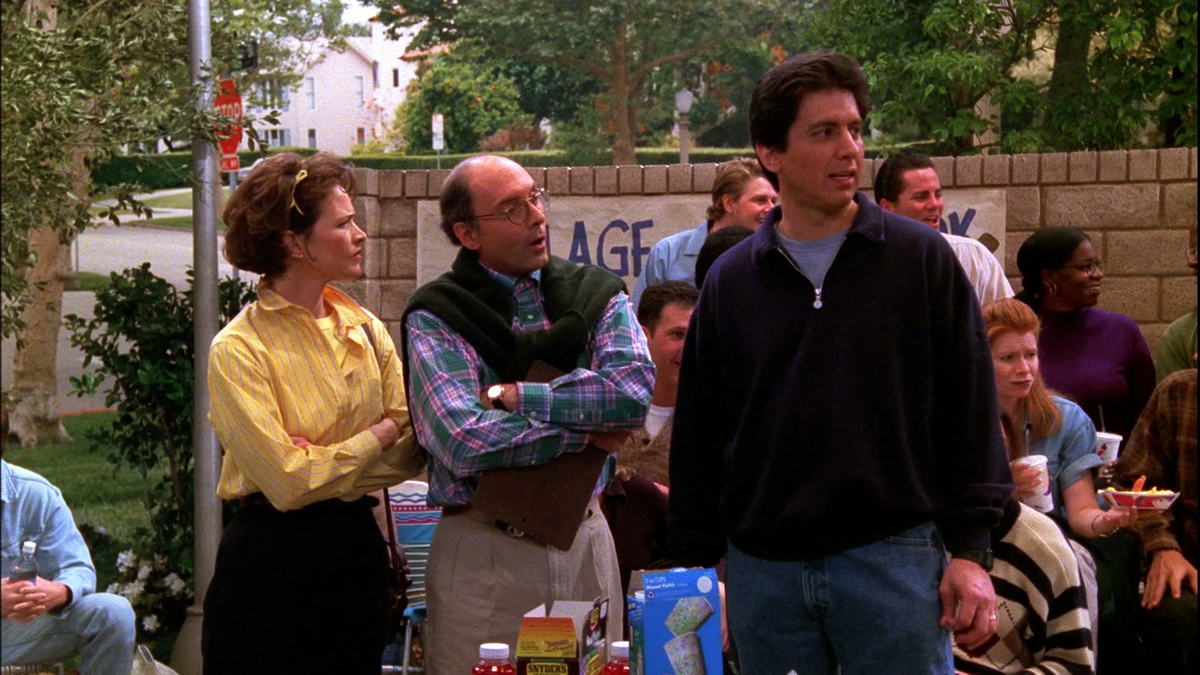 Watch Everybody Loves Raymond Season 2 Episode 20: Everybody Loves ...