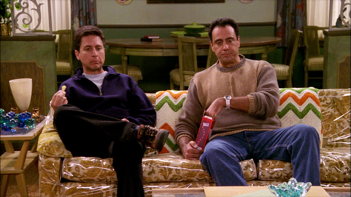 Watch Everybody Loves Raymond Season 5 Episode 6: Everybody Loves ...