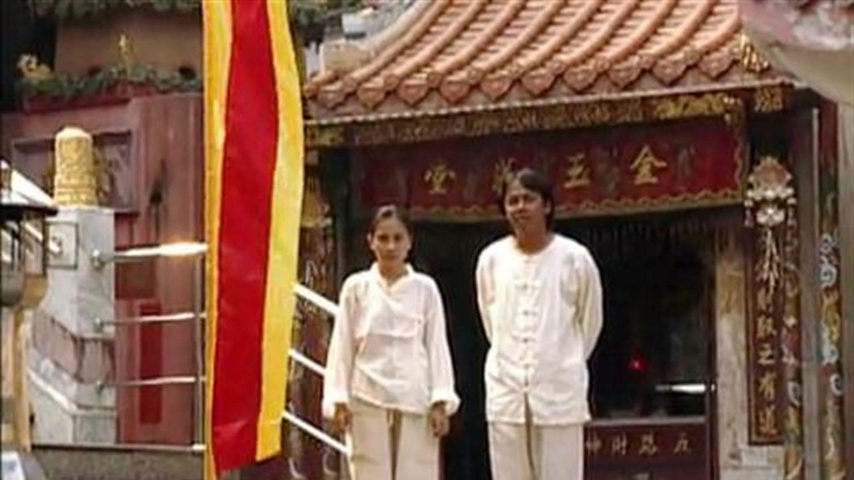 Watch The Amazing Race Season 2 Episode 5: The Amazing Race - Welcome ...