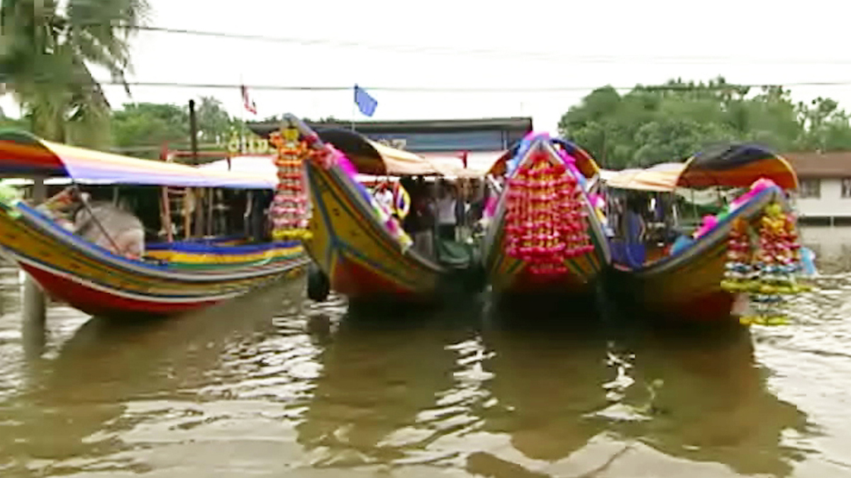 Watch The Amazing Race Season 14 Episode 8: The Amazing Race - Rooting Around in People's Mouths ...