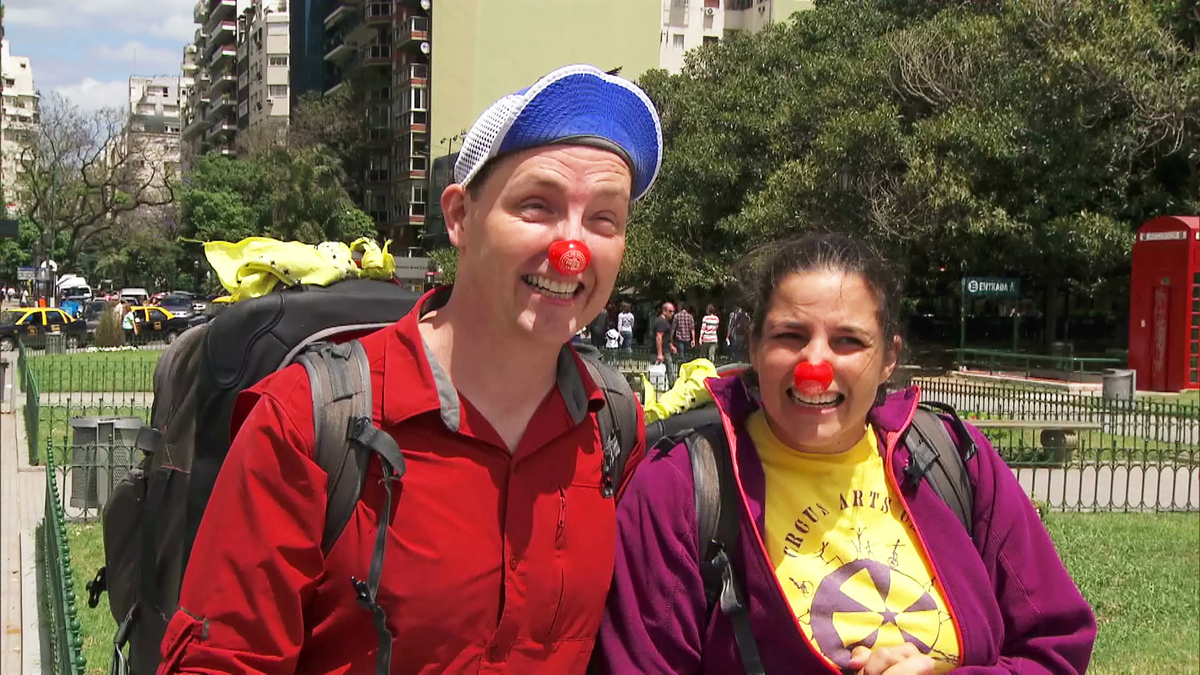 Watch The Amazing Race Season 20 Episode 3: The Amazing Race - Bust Me ...