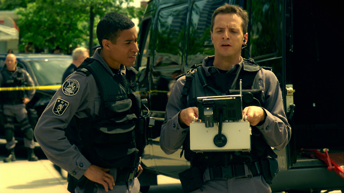 Watch Flashpoint Season 2 Episode 3: Flashpoint - Haunting The Barn ...