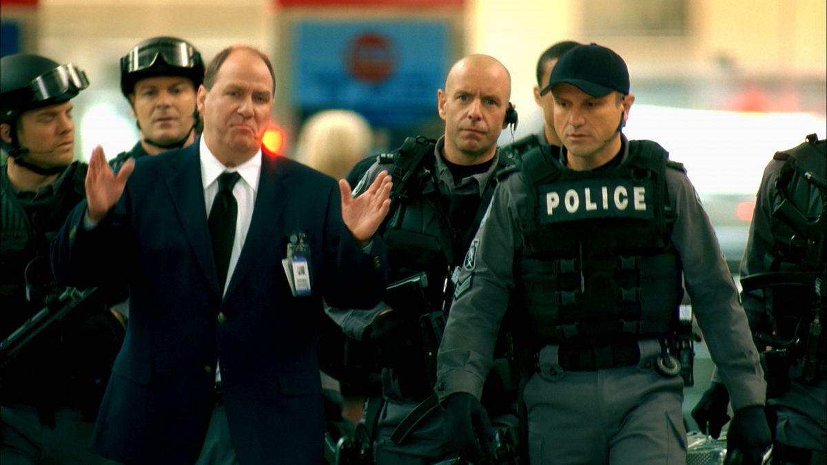 Watch Flashpoint Season 2 Episode 5: Flashpoint - Business As Usual ...