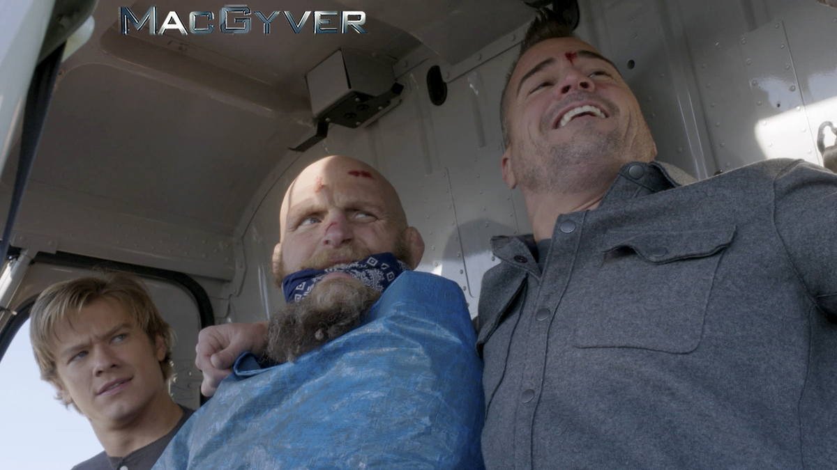 Watch MacGyver Season 1 Episode 13: MacGyver - Large Blade – Full show ...