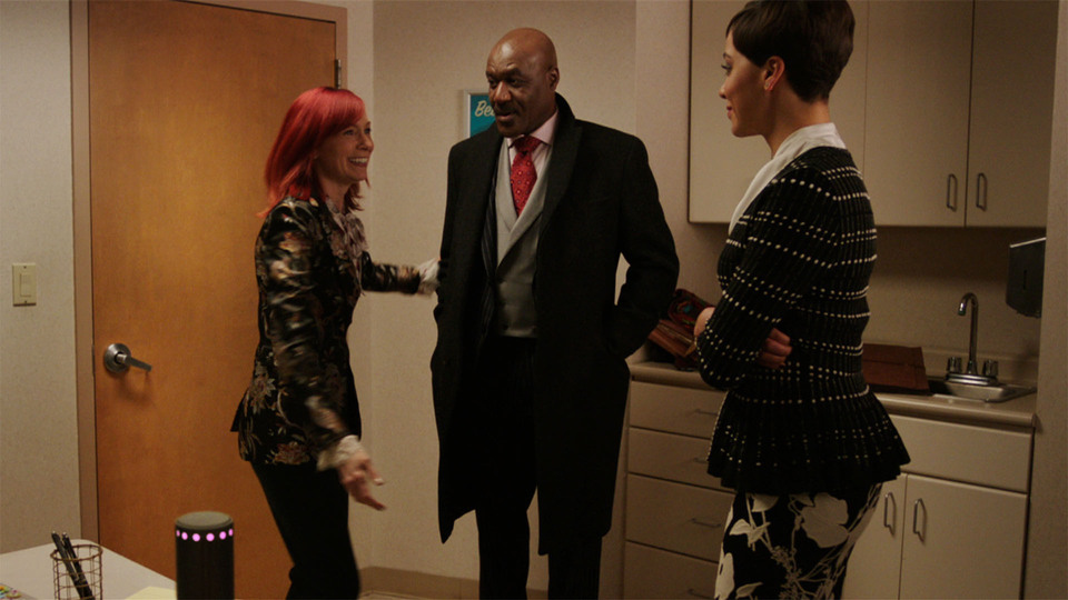 Watch The Good Fight Season 1 Episode 5: Eccentric Elsbeth Tascioni ...