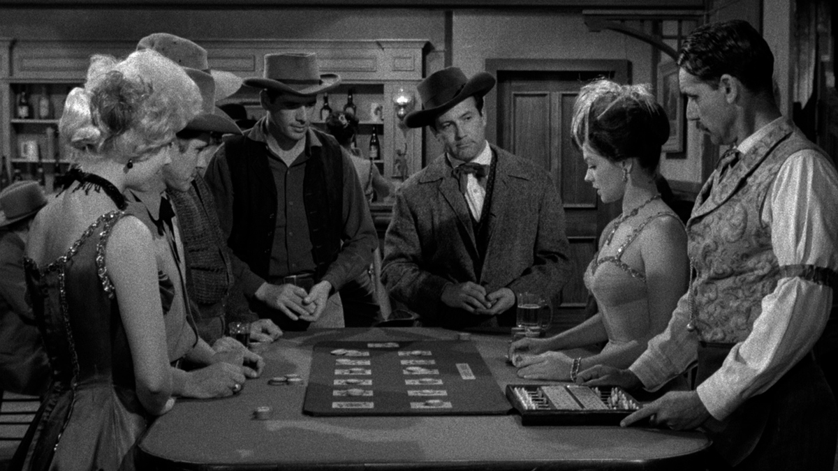 Watch Gunsmoke Season 7 Episode 28: Gunsmoke - The Dealer – Full show ...