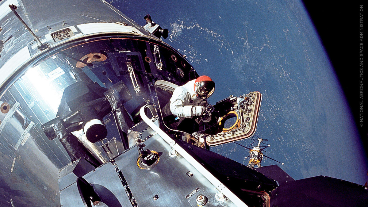 Watch Apollo's Moon Shot Season 1 Episode 3: Apollo's Moon Shot - Into ...