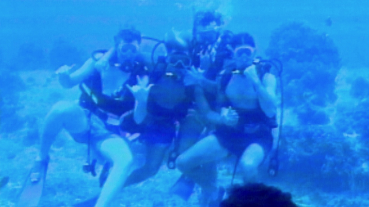 Watch The Real World Season 2 Episode 18: The Real World - Let the ...