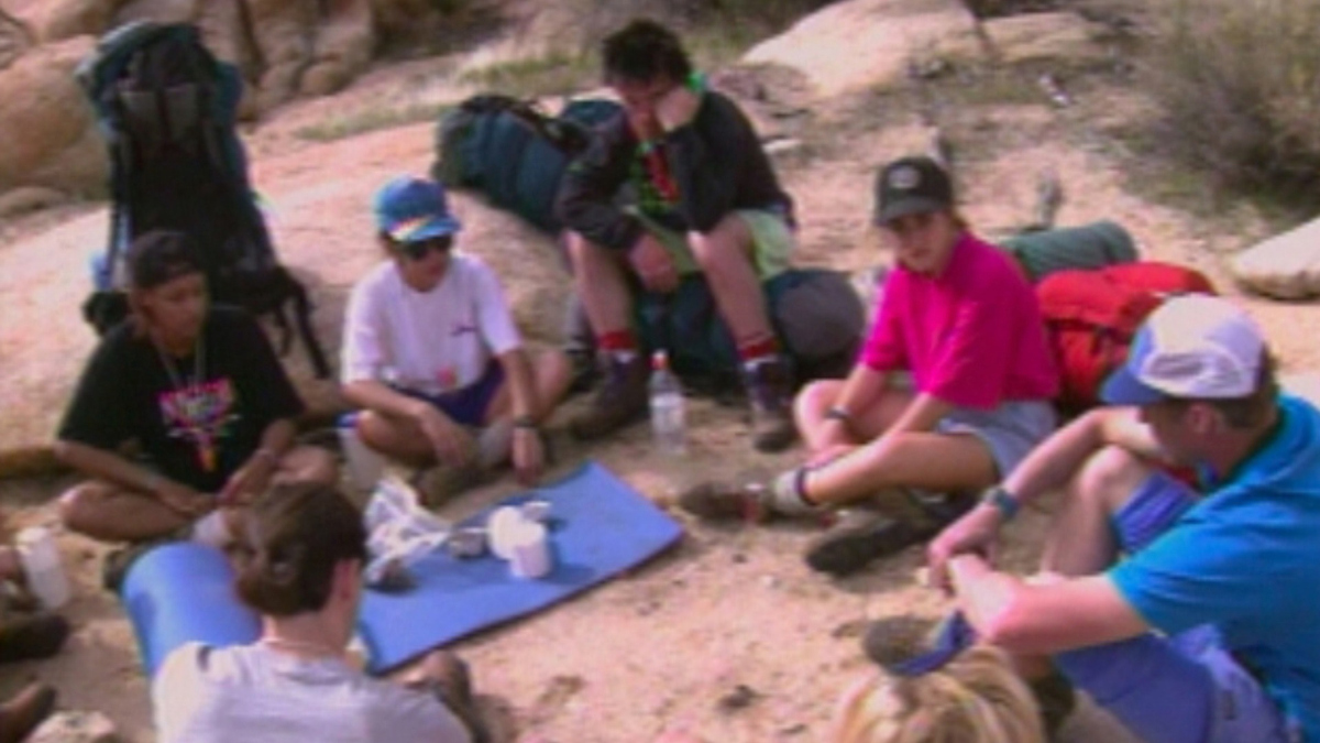 Watch The Real World Season 2 Episode 9: The New Roomate - Full show on ...