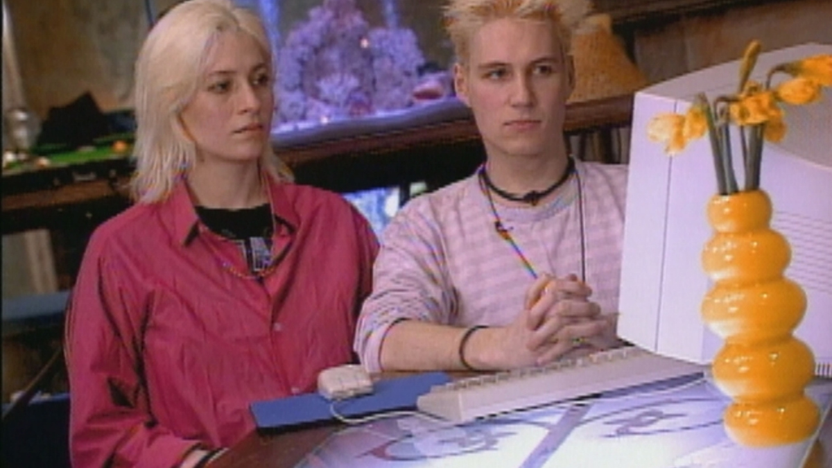 Watch The Real World Season 4 Episode 7: The Real World - "Speaking ...