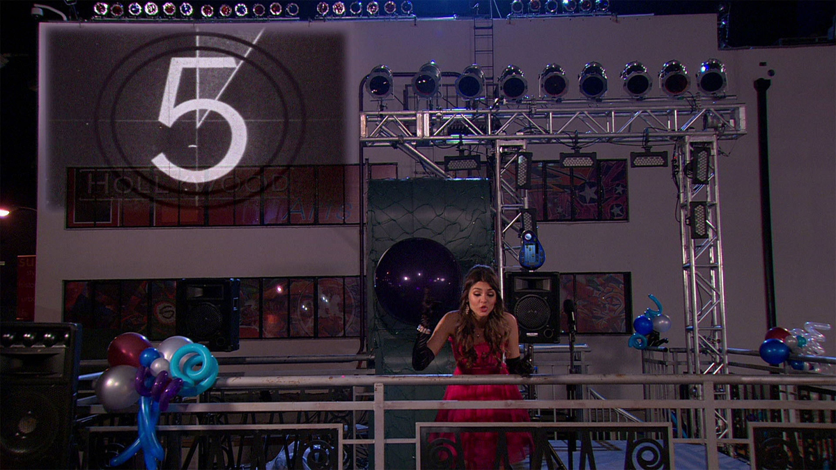 Watch Victorious Season 2 Episode 11: VICTORiOUS - Prom Wrecker – Full ...