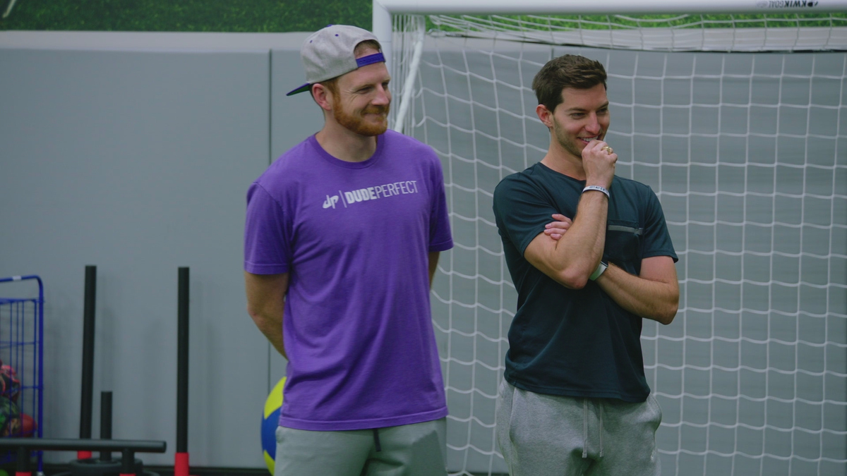 Watch The Dude Perfect Show Season 2 Episode 1: The Dude Perfect Show ...