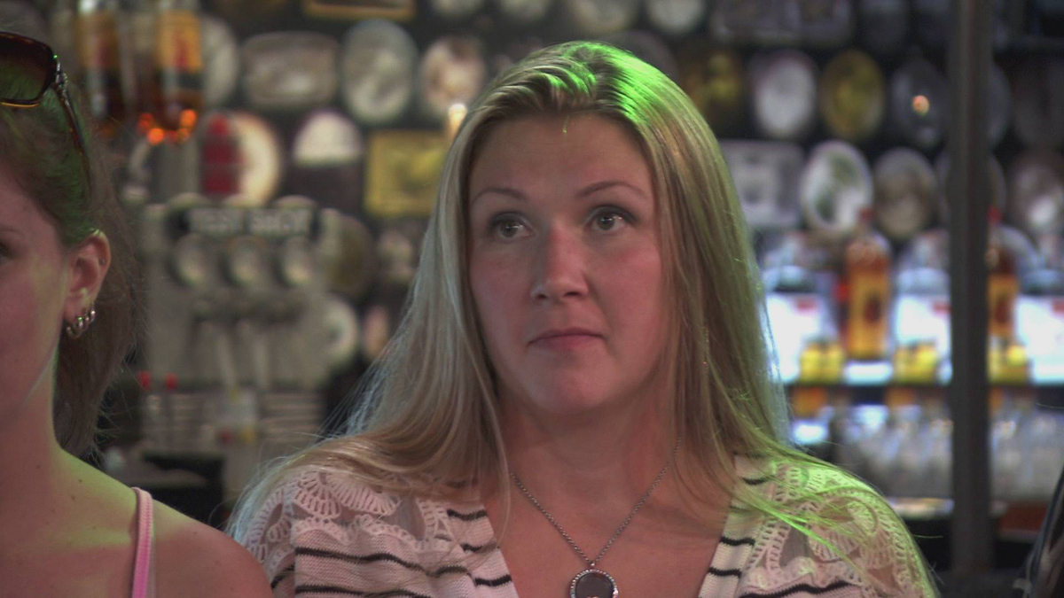 Watch Bar Rescue Season 4 Episode 35: Bar Rescue - Vulgar Vixens – Full ...