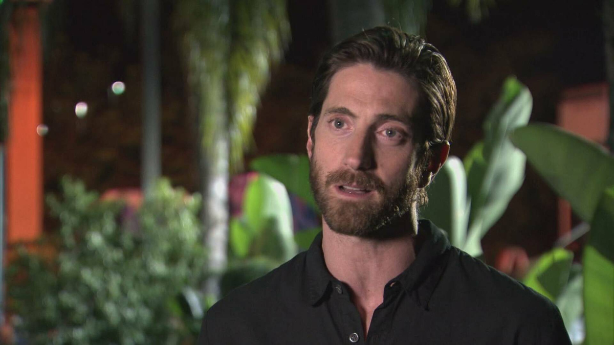 Watch Bar Rescue Season 4 Episode 24: Bar Rescue - Brokedown Palace ...