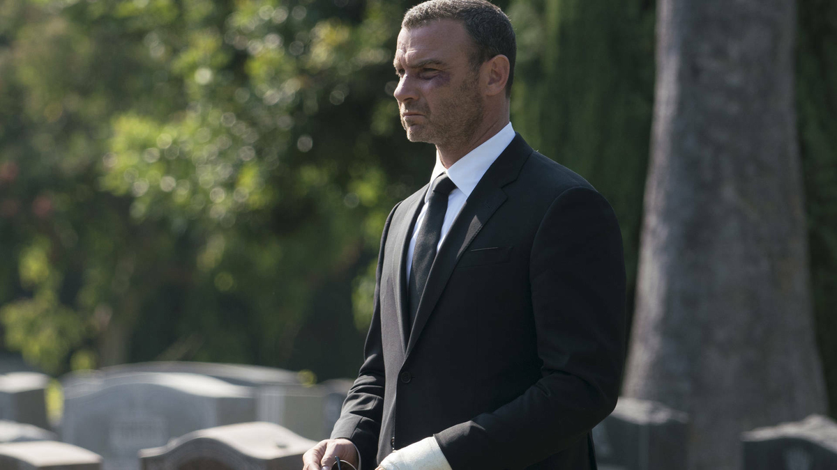 Watch Ray Donovan Season 5 Episode 12: Ray Donovan - Time Takes a ...