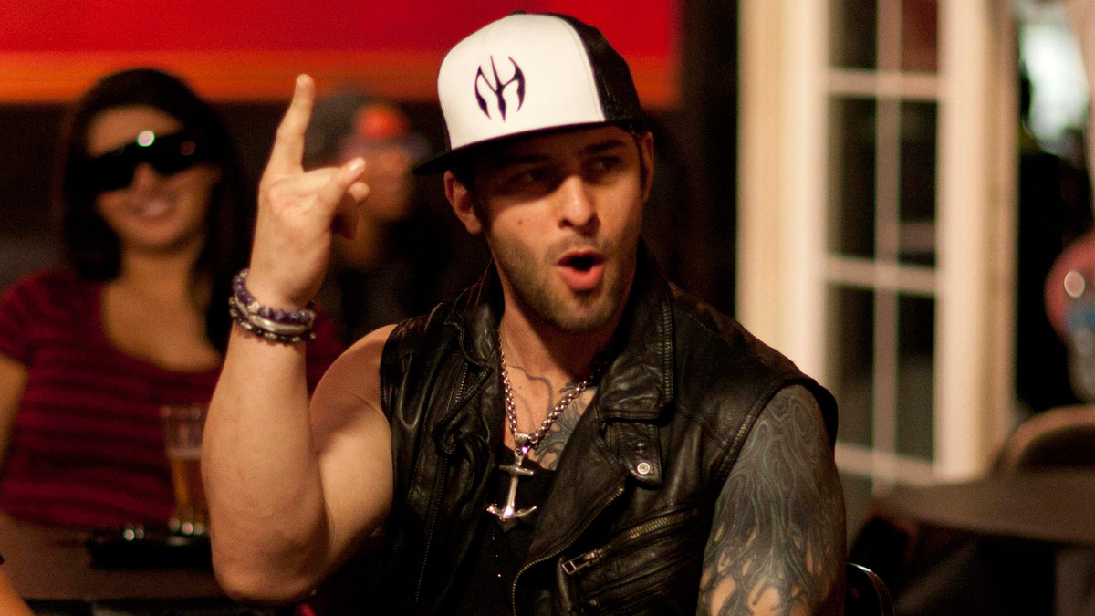 Watch Gigolos Season 5 Episode 4: Gigolos - 504 – Full show on ...