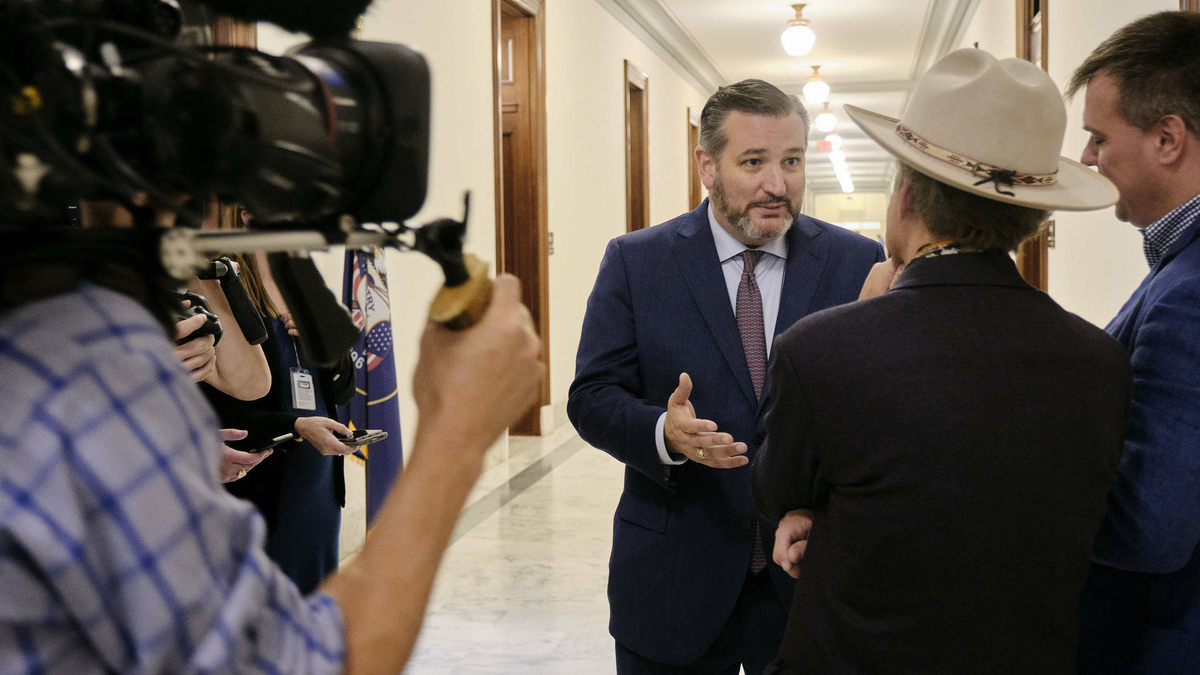 Watch The Circus Season 4 Episode 10: Circus, The - Across the Rubicon ...