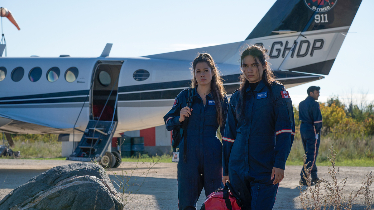 Watch SkyMed Season 1 Episode 1: SkyMed - Pilots and Nurses and Bears ...