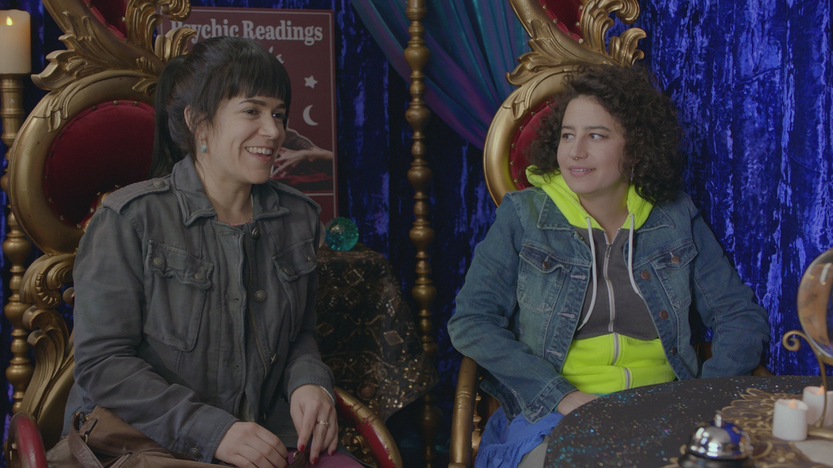 Watch Broad City Season 4 Episode 1: Broad City - Sliding Doors – Full ...