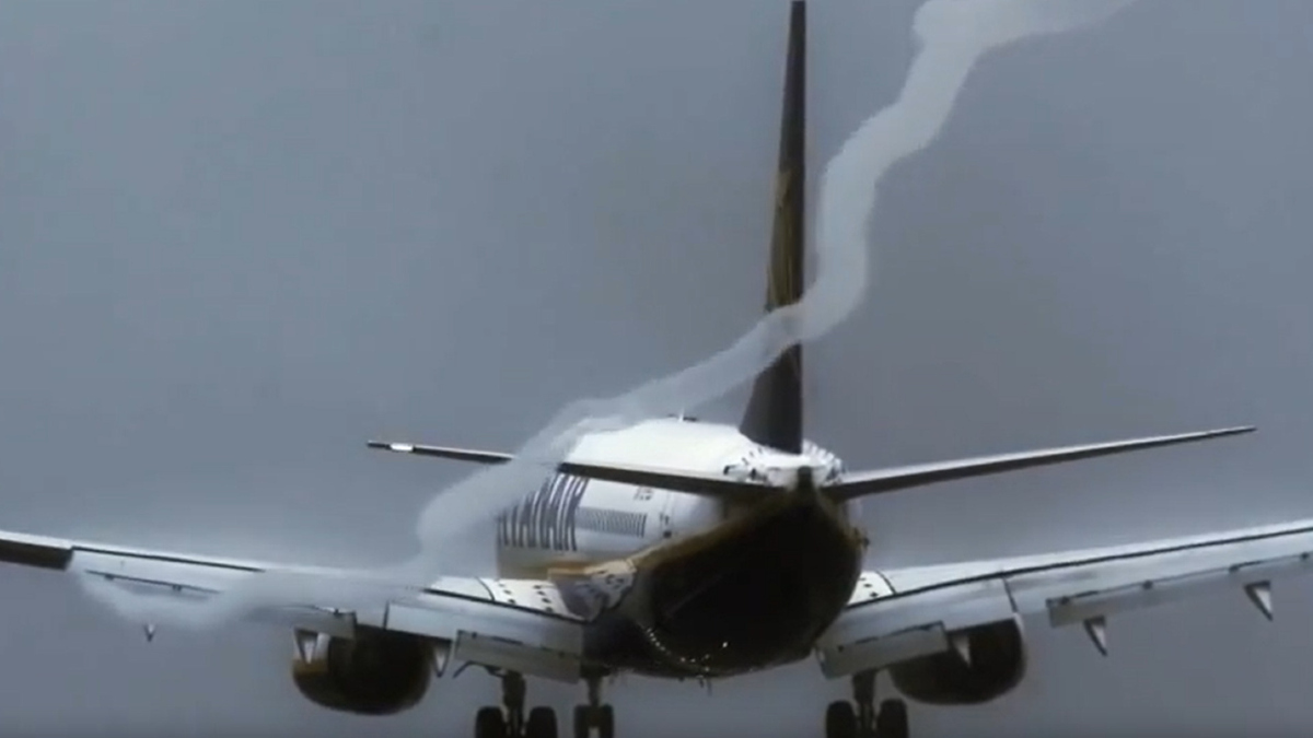 Watch Air Disasters Season 17 Episode 9: Air Disasters - Turboprop ...