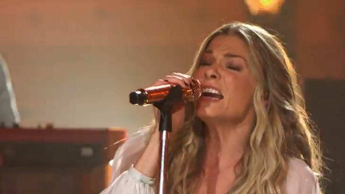 Watch CMT Crossroads Season 21 Episode 1: CMT Crossroads - LeAnn Rimes & Friends – Full show on ...